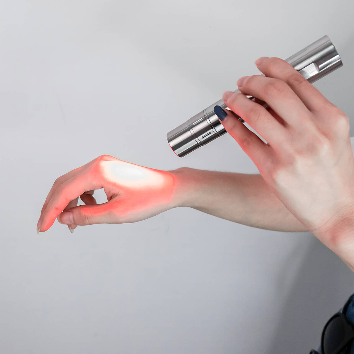 Portable Infrared Light Therapy Red LED Flashlight for Sale