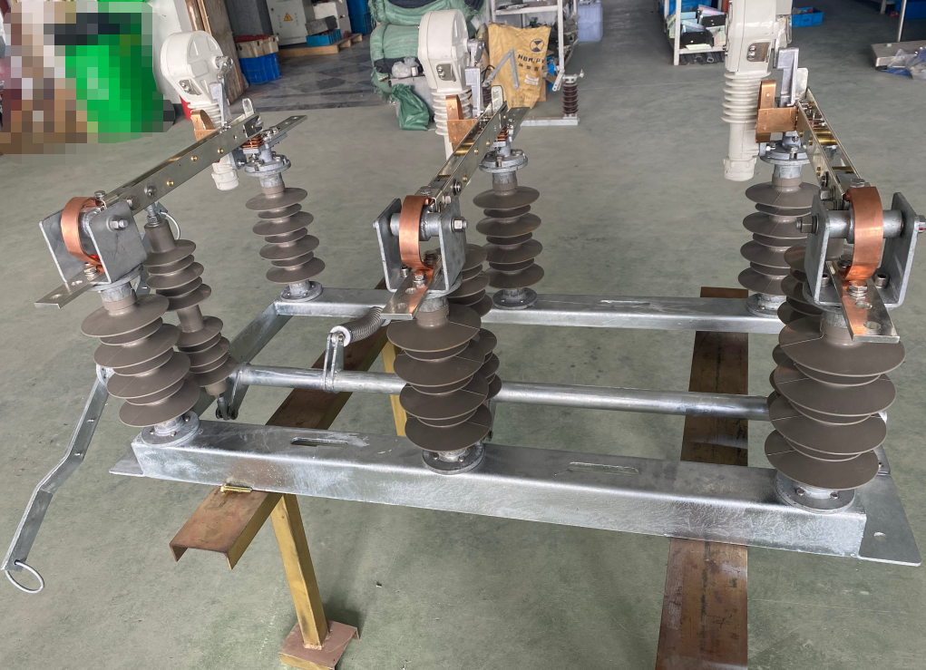 Functional characteristics of high voltage load switches